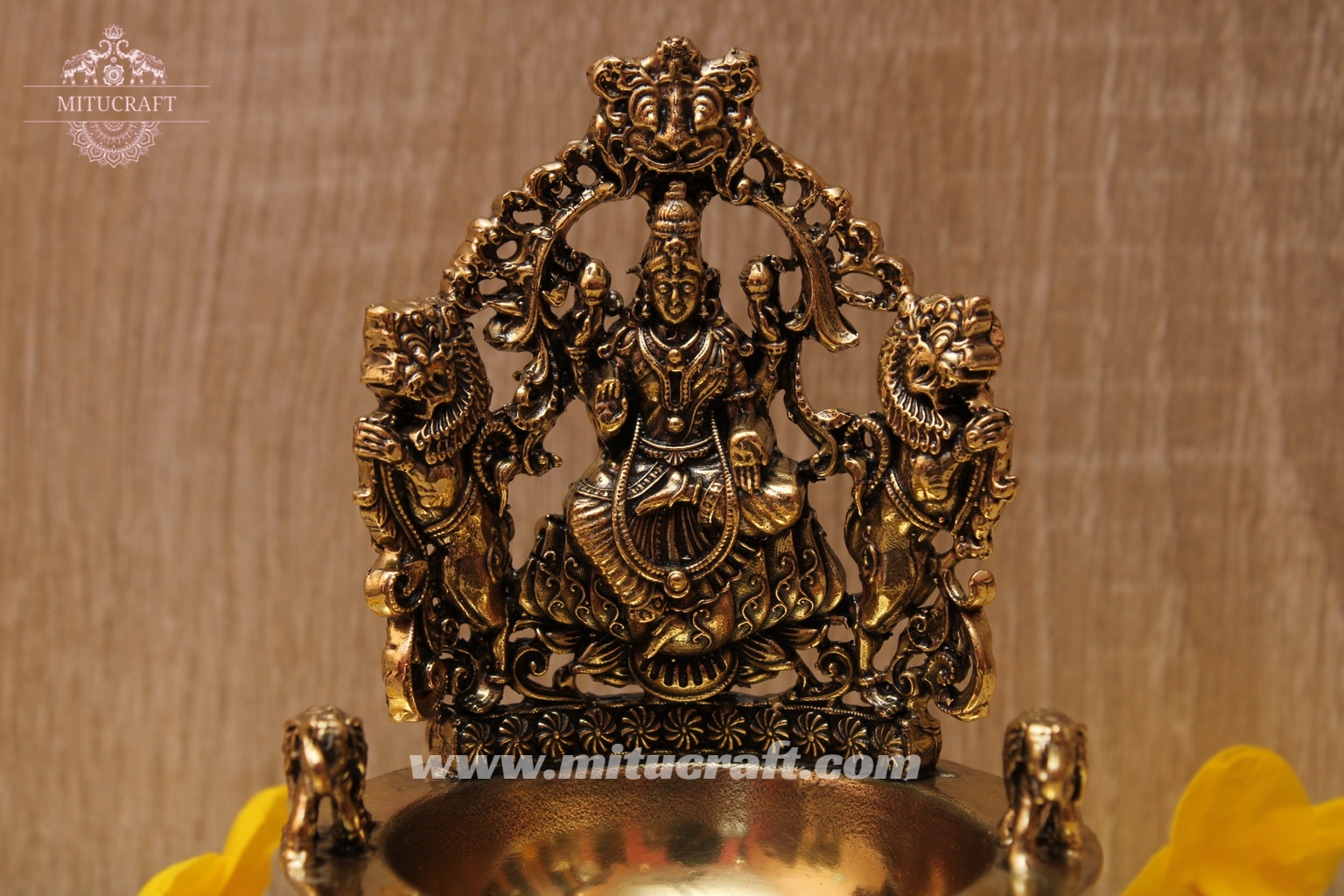 Lakshmi Deepam (Royal Brass) - Mitucraft.com